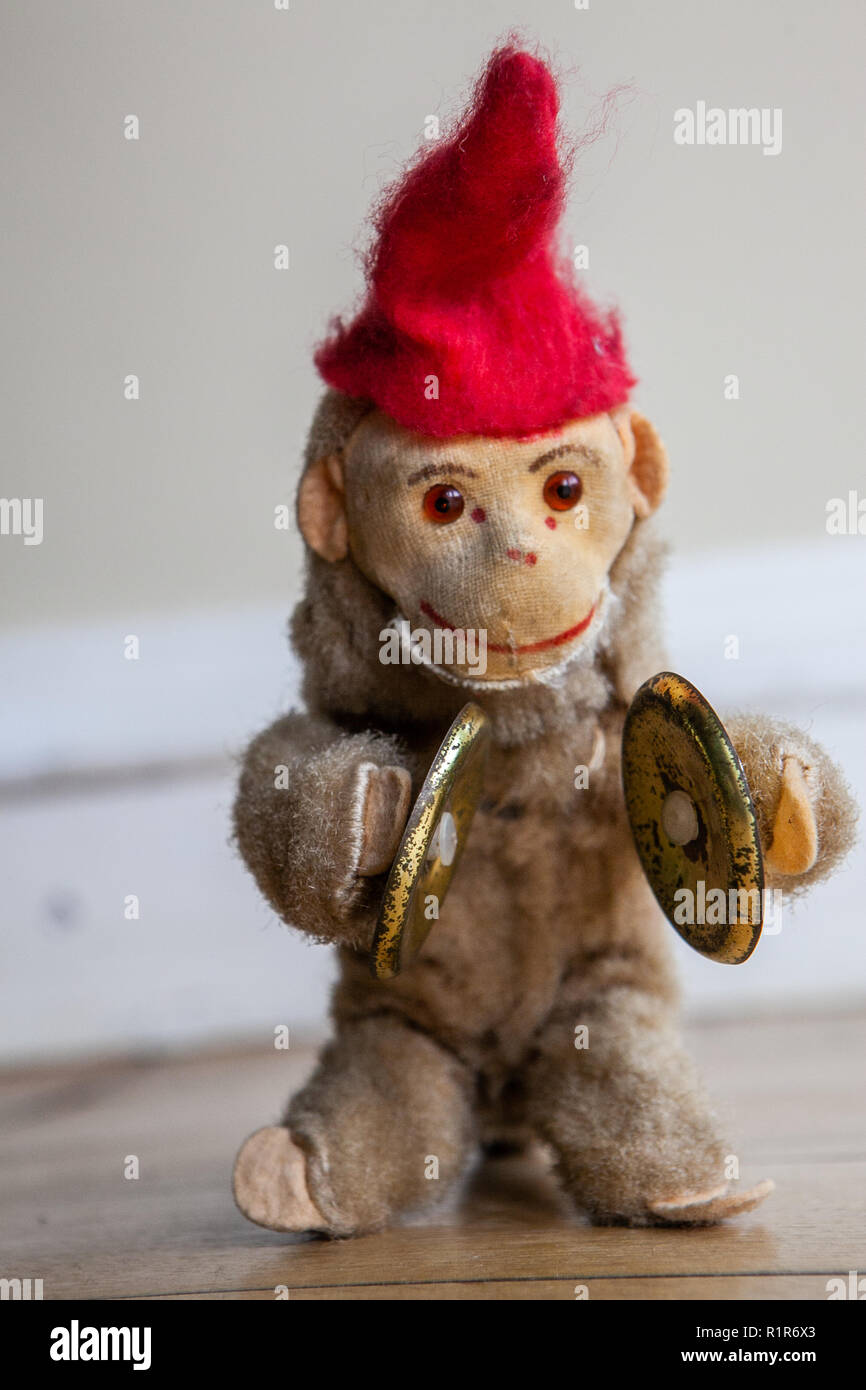 Vintage toy monkey hi-res stock photography and images - Alamy