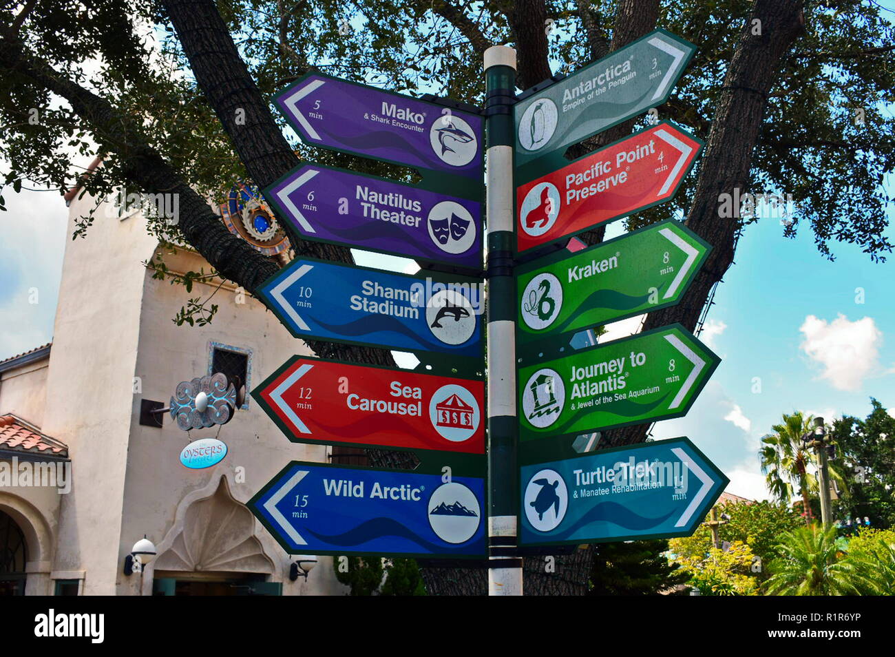 Funny road attractions hi-res stock photography and images - Alamy