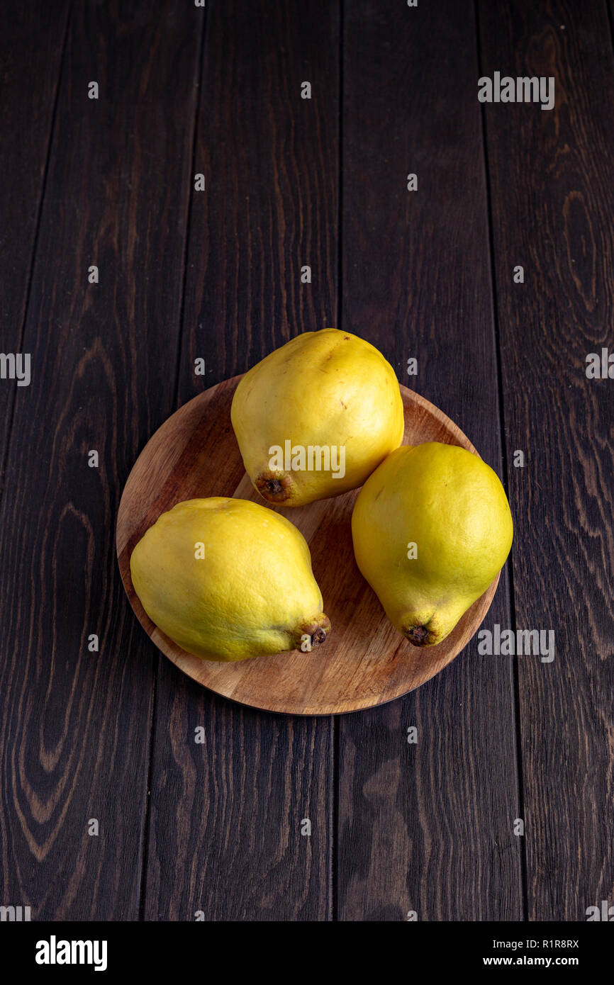 Whole quince hi-res stock photography and images - Alamy