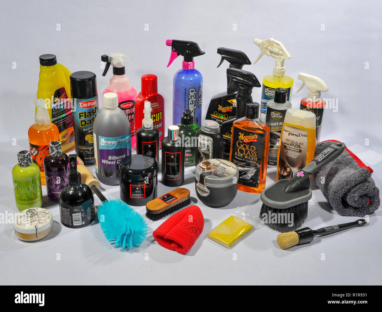 Car detailing studio polishing hi-res stock photography and images - Alamy