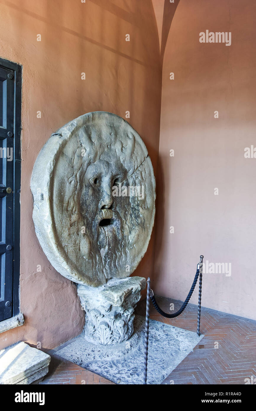 Bocca della verita fountain rome hi-res stock photography and images ...