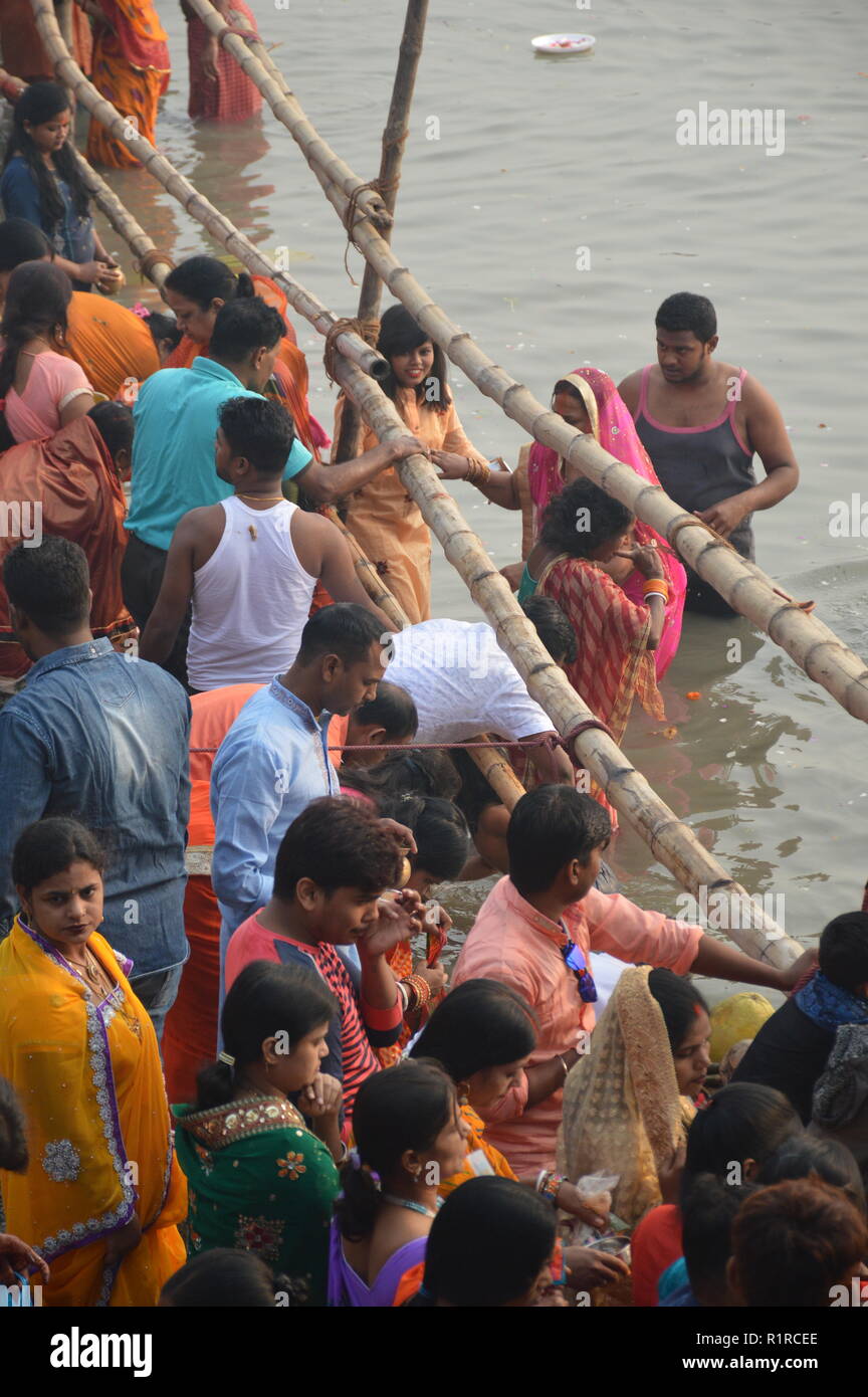 Hindu devotees worship sun god hi-res stock photography and images - Alamy