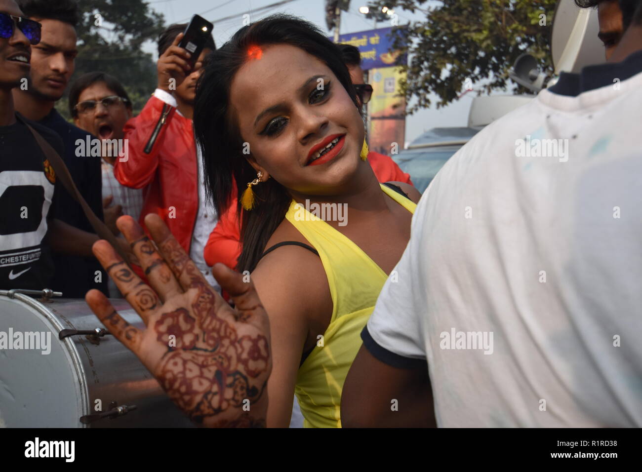 Hijra dance hi-res stock photography and images - Alamy