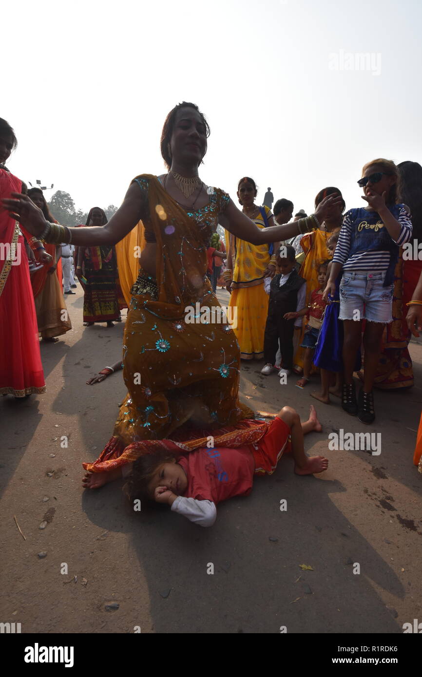 Hijra dance hi-res stock photography and images - Alamy