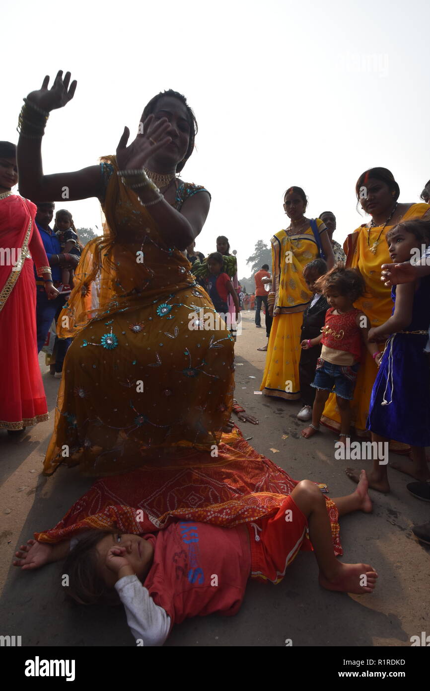 Hijra dance hi-res stock photography and images - Alamy