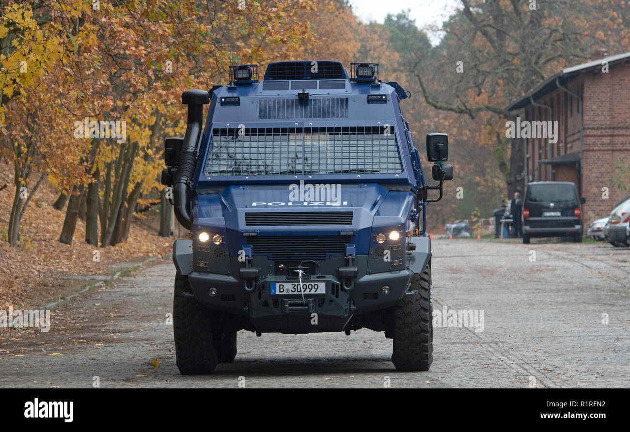 Berlin, Germany. 14th Nov, 2018. The new special vehicle of the Berlin ...