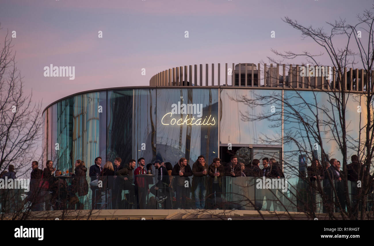 North Greenwich, London, UK. 14 November, 2018. Colourful cocktail hour ...