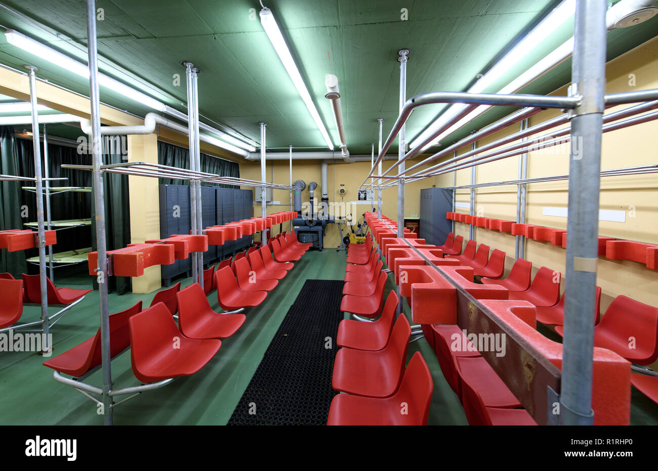 09 November 2018, Bavaria, Pullach: An air-raid shelter can be seen on ...
