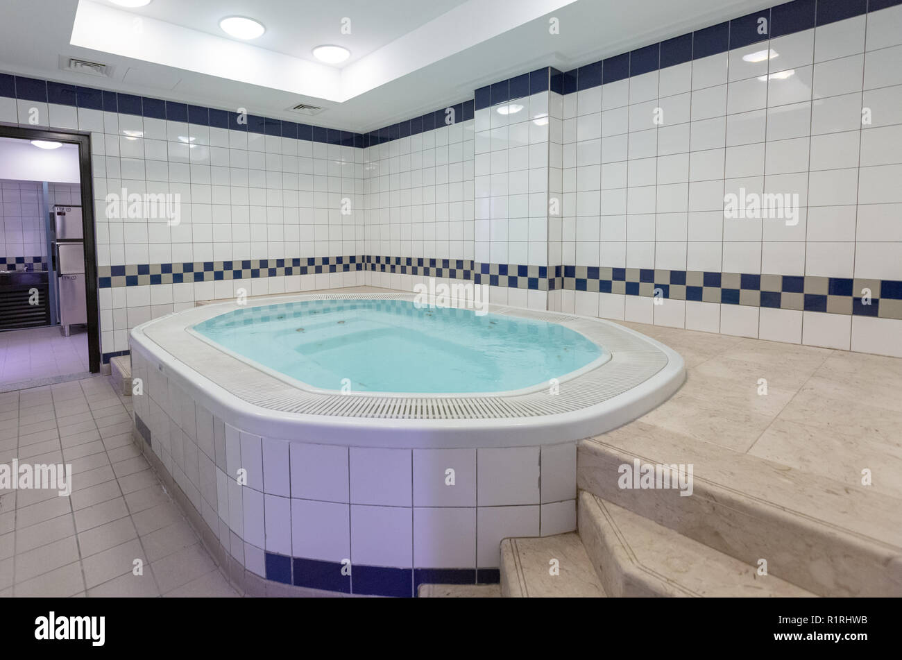 Doha, Qatar. 11th Nov, 2018. A Jacuzzi is pictured in one of the ...