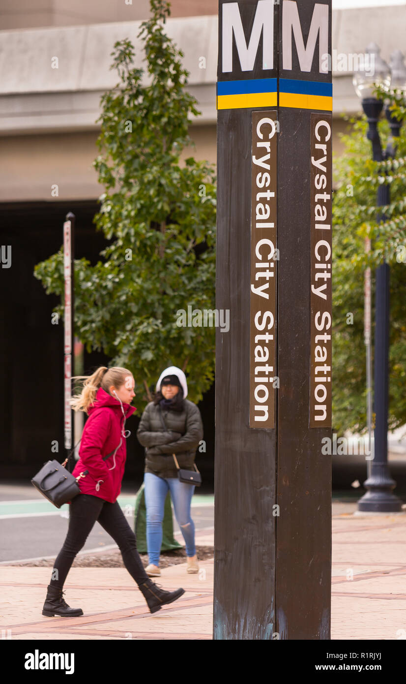 Crystal city metro hi-res stock photography and images - Alamy