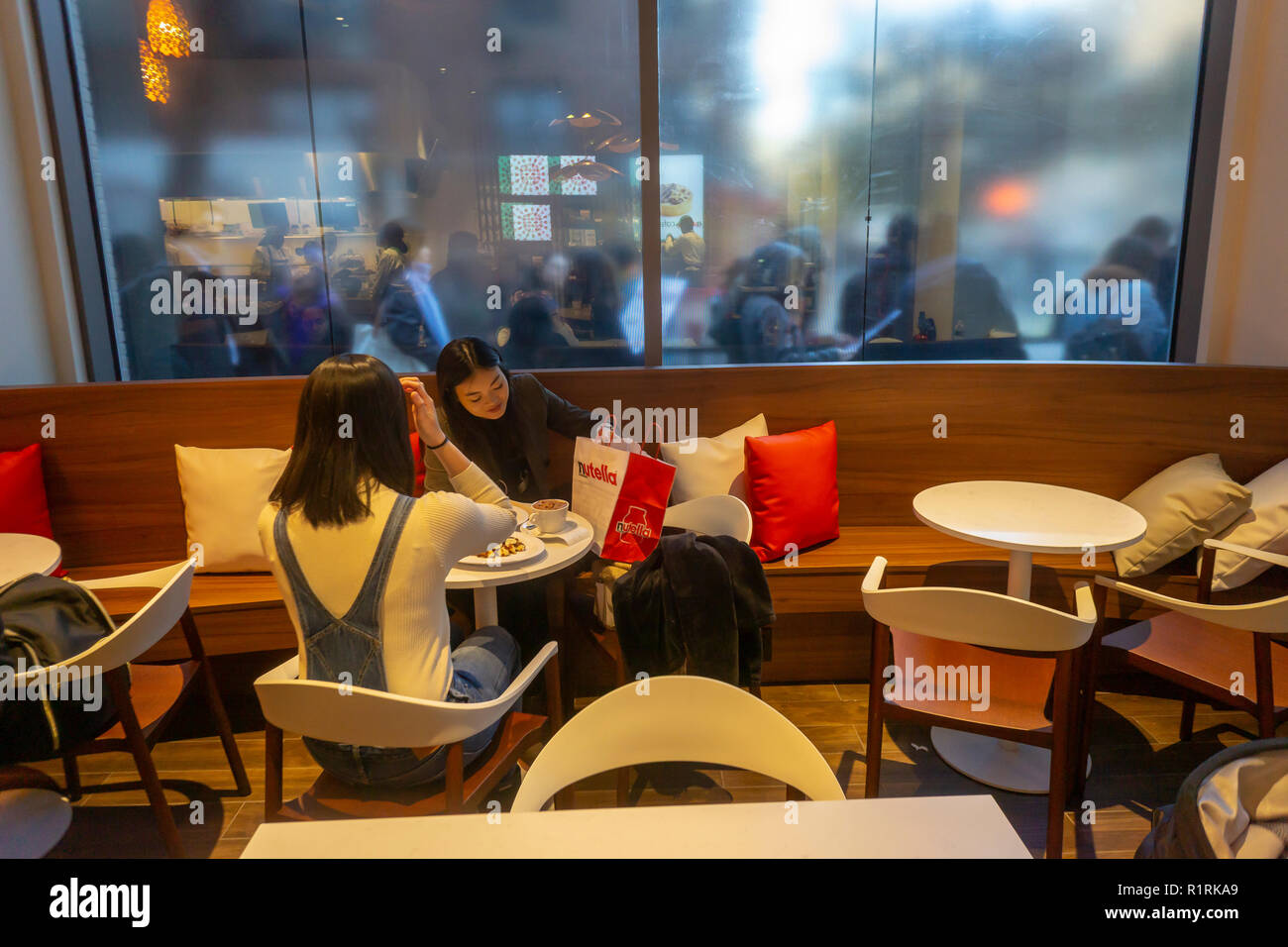New York, USA. 14th Nov 2018. Nutella lovers flock to the grand opening ...