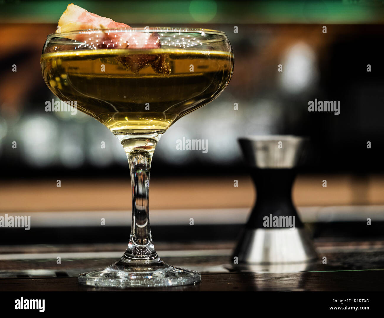 ready cocktail at the bar Stock Photo - Alamy