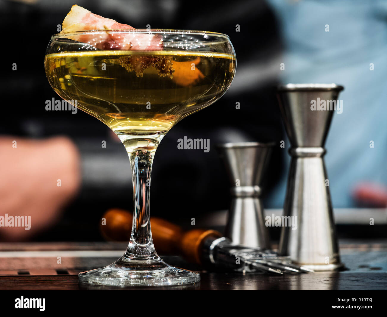 ready cocktail at the bar Stock Photo - Alamy