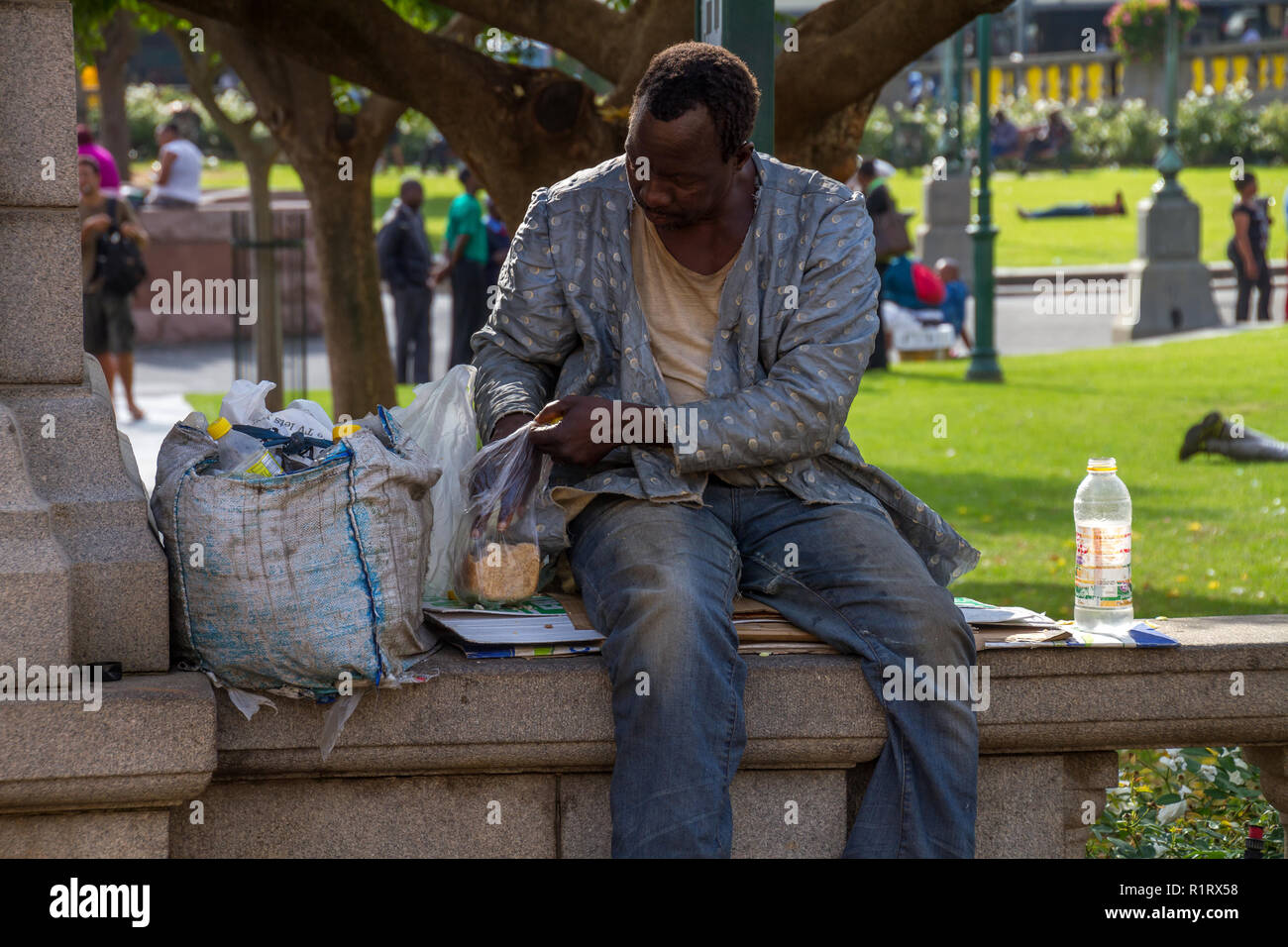 South africa beggar hi-res stock photography and images - Alamy