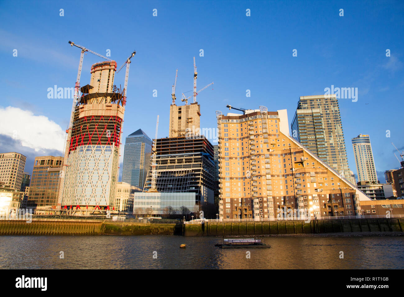 20 canada square canary wharf hi-res stock photography and images - Alamy