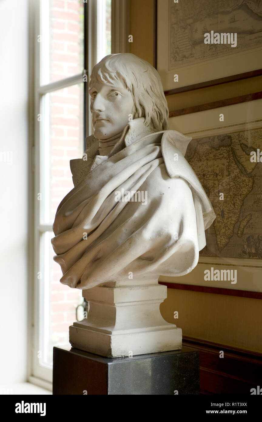 Human bust hi-res stock photography and images - Alamy