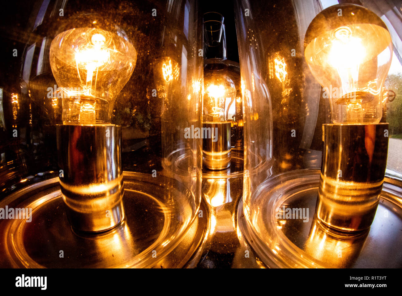 Light bulb light bulbs hi-res stock photography and images - Alamy