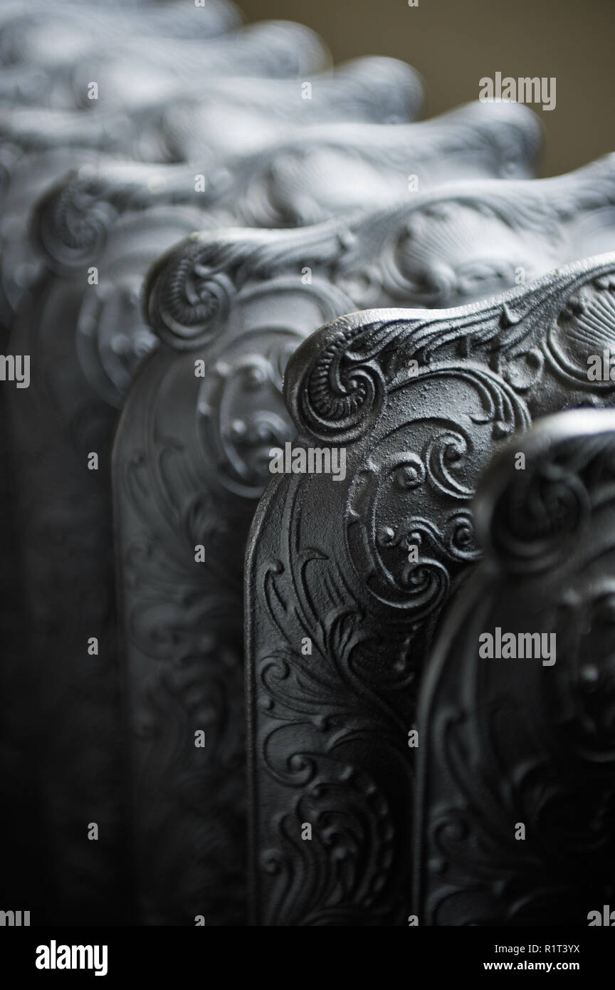 Antique cast iron radiator hi-res stock photography and images - Alamy