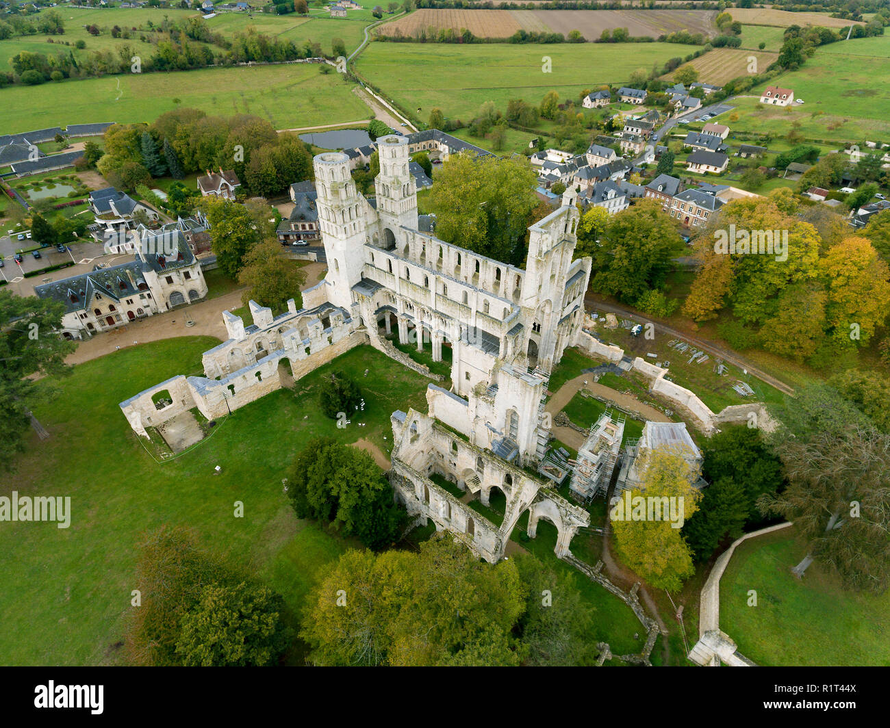 Abbey ruins, Jumieges, Seine-Maritime, Normandy, France Stock Photo - Alamy