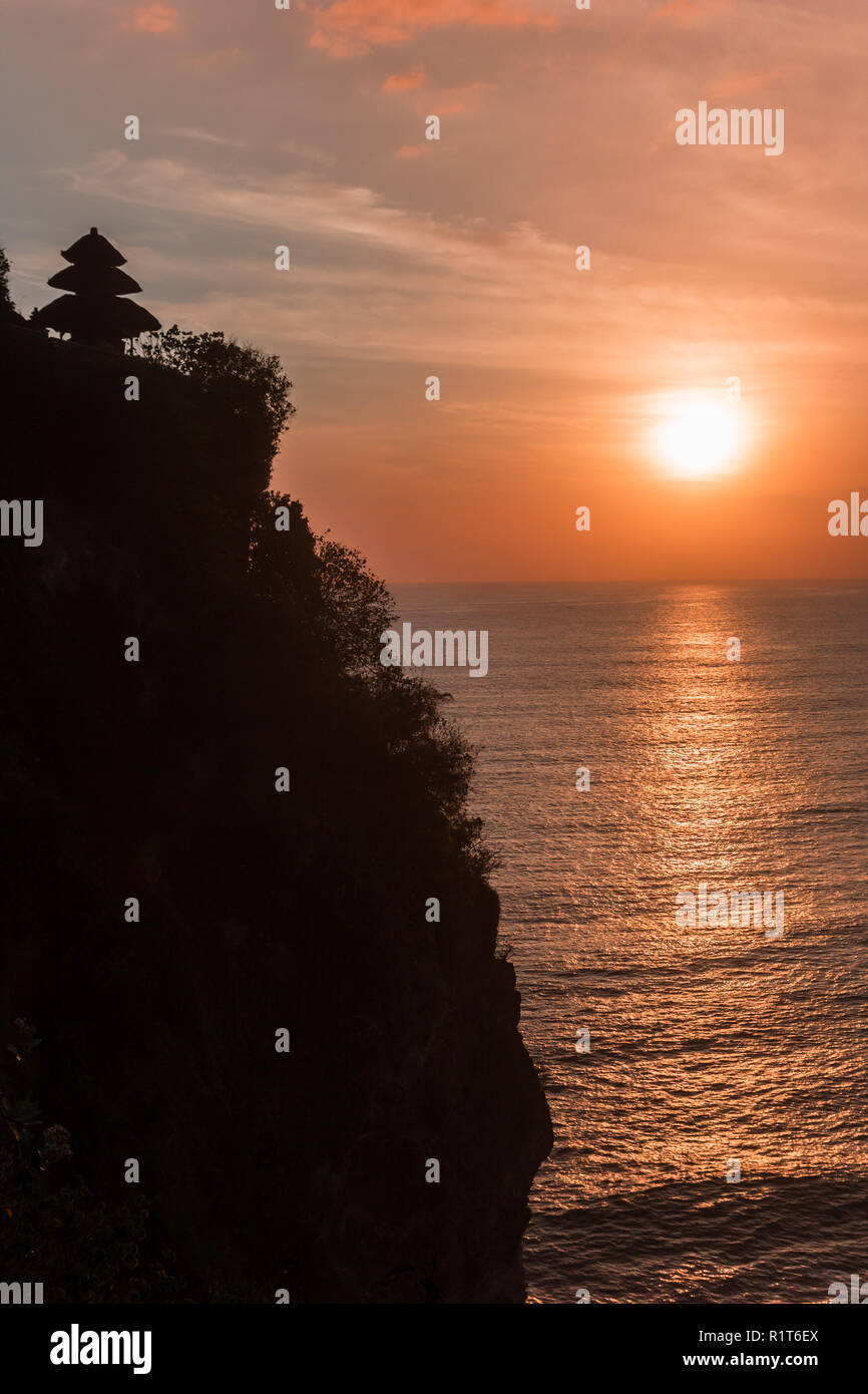 Silhouette at ulu watu temple hi-res stock photography and images - Alamy