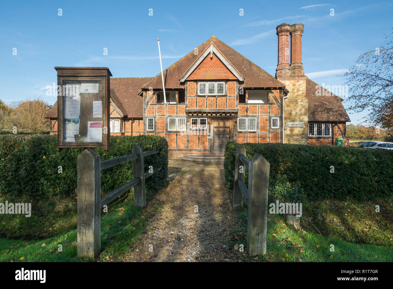 English village community hall hi-res stock photography and images - Alamy