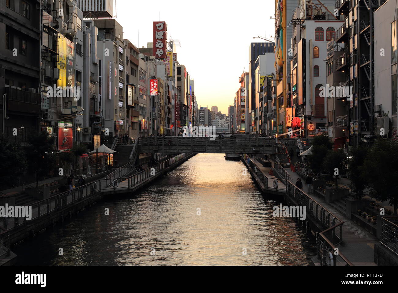 Neon lights of dotonburi hi-res stock photography and images - Alamy