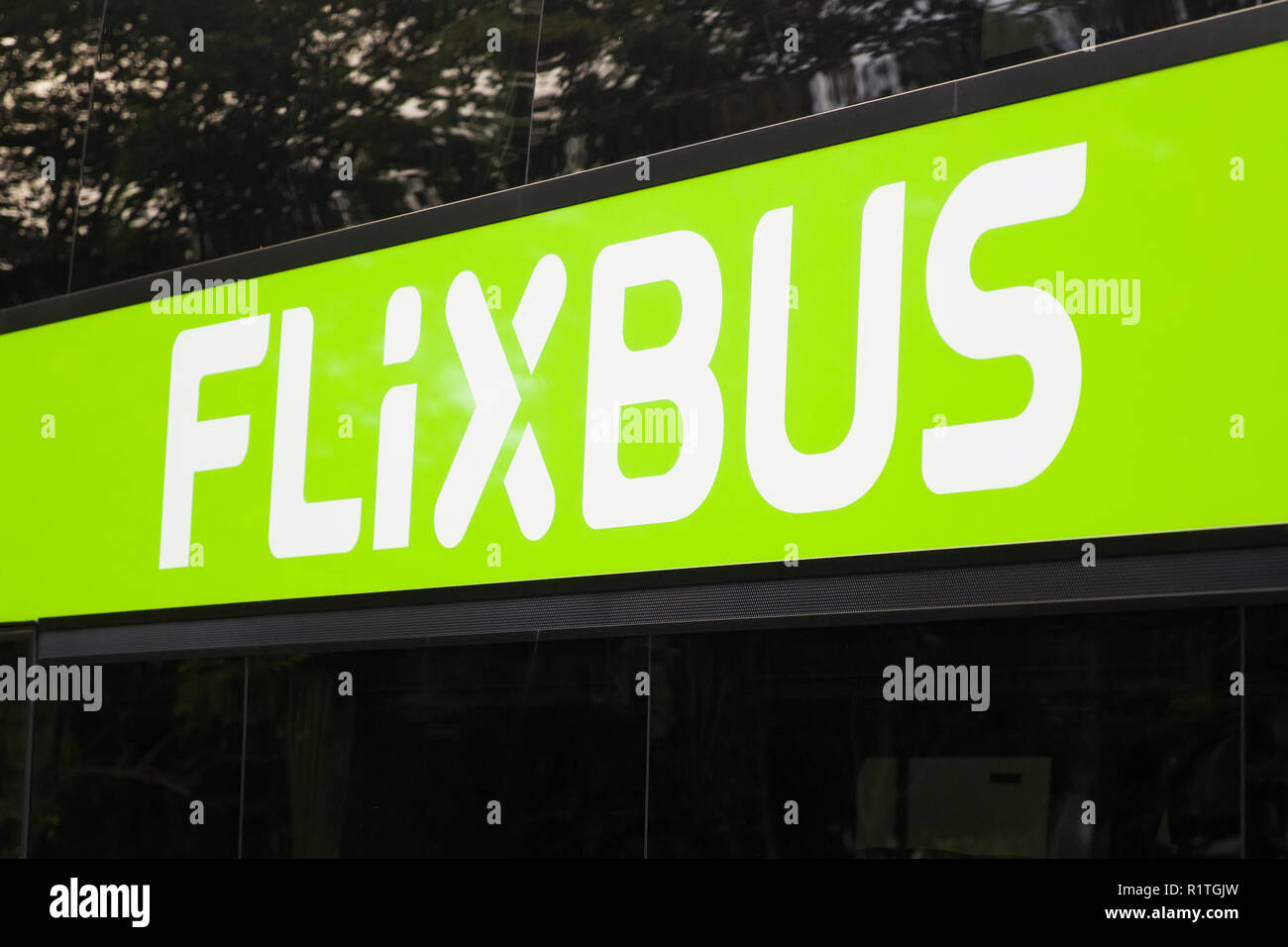 Flixbus logo hi-res stock photography and images - Alamy