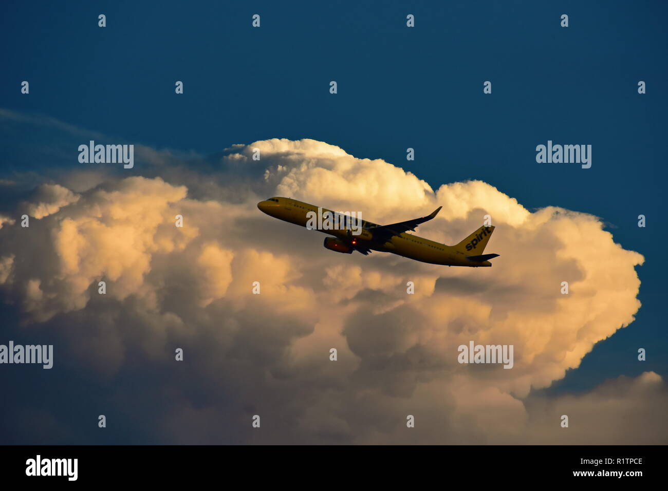Plane gaining altitude after takeoff hi-res stock photography and ...