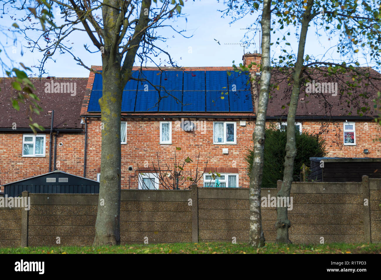 Solar panels uk hi-res stock photography and images - Alamy