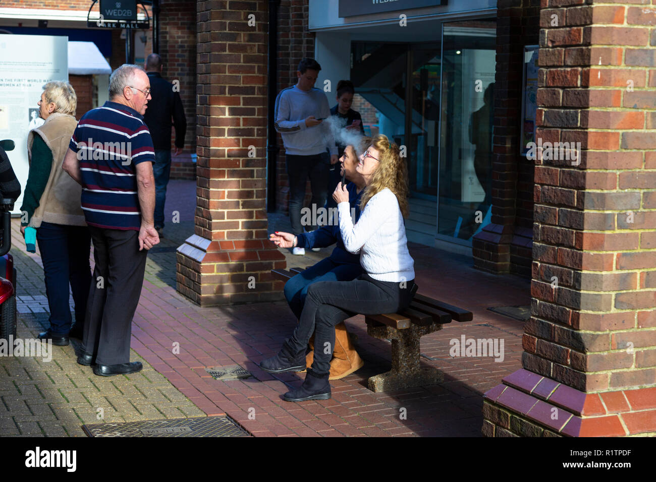 Woman vaping hi-res stock photography and images - Alamy