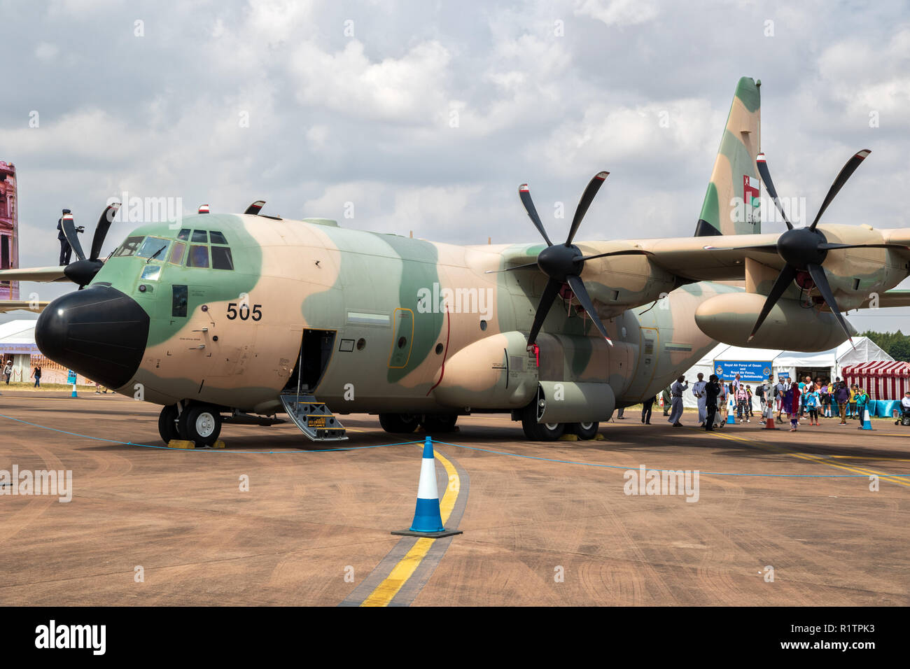 Us air force lockheed c 130 hercules military transport aircraft hi-res ...