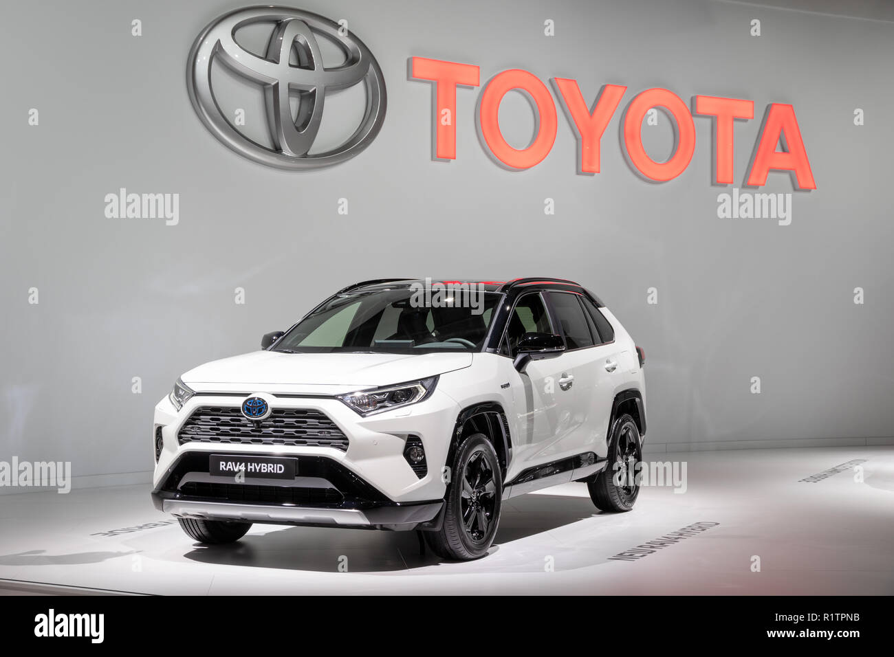 Toyota rav4 logo hi-res stock photography and images - Alamy