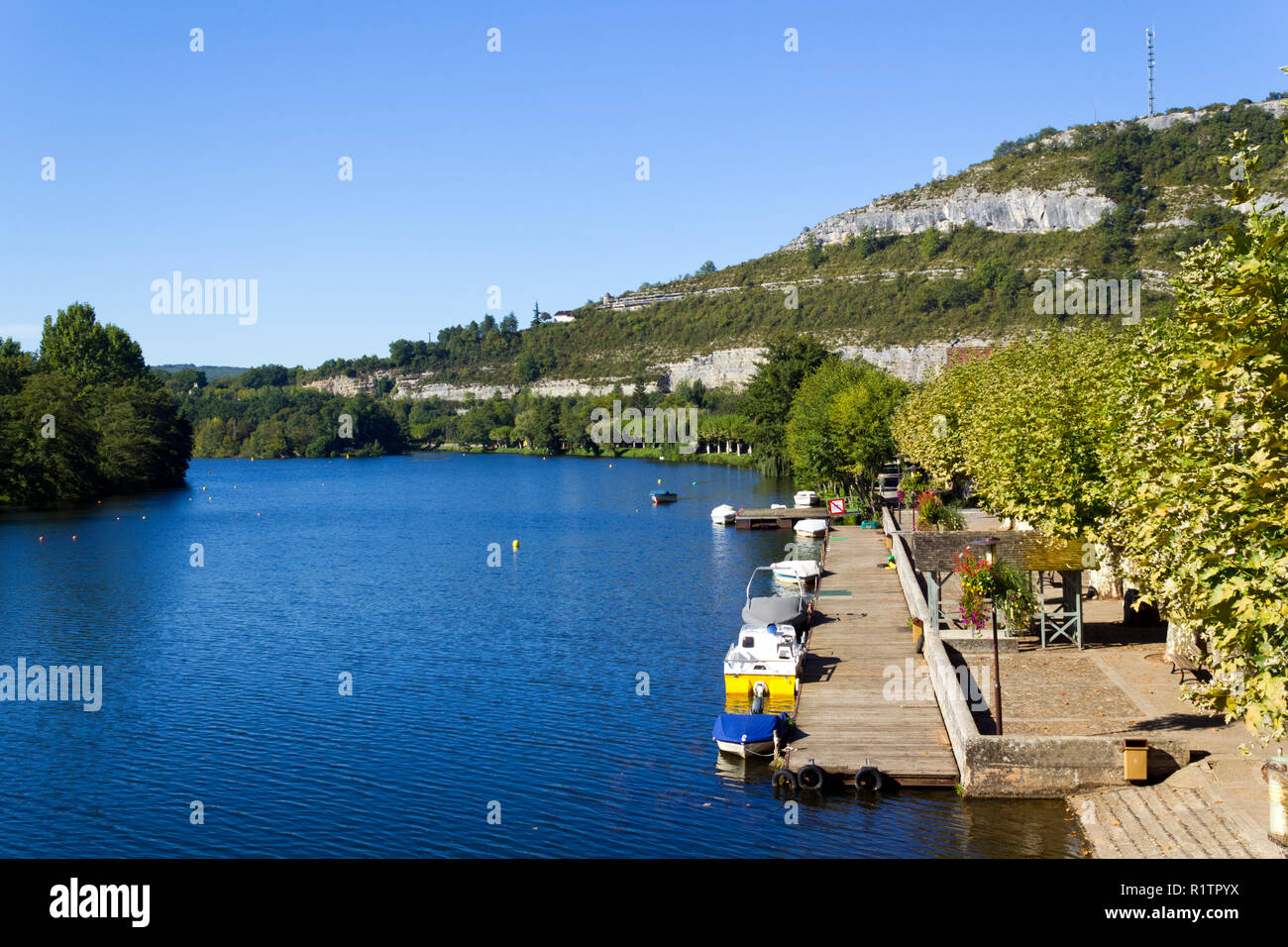 The River Lot at Cajarc in the Lot Valley, Lot, Quercy, France, Europe ...