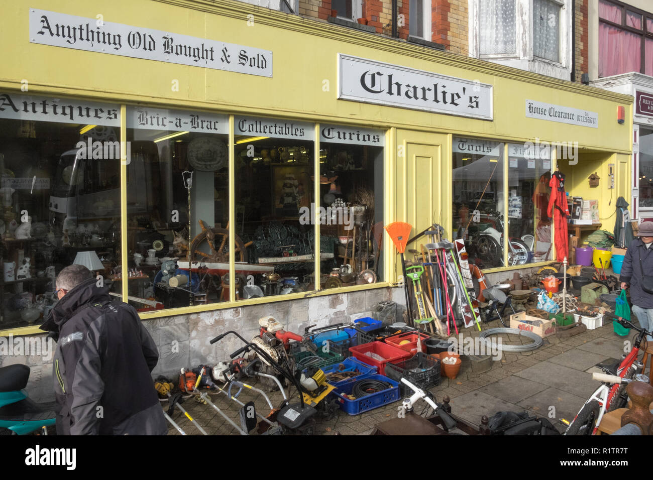 Market town of machynlleth powys hi-res stock photography and images ...