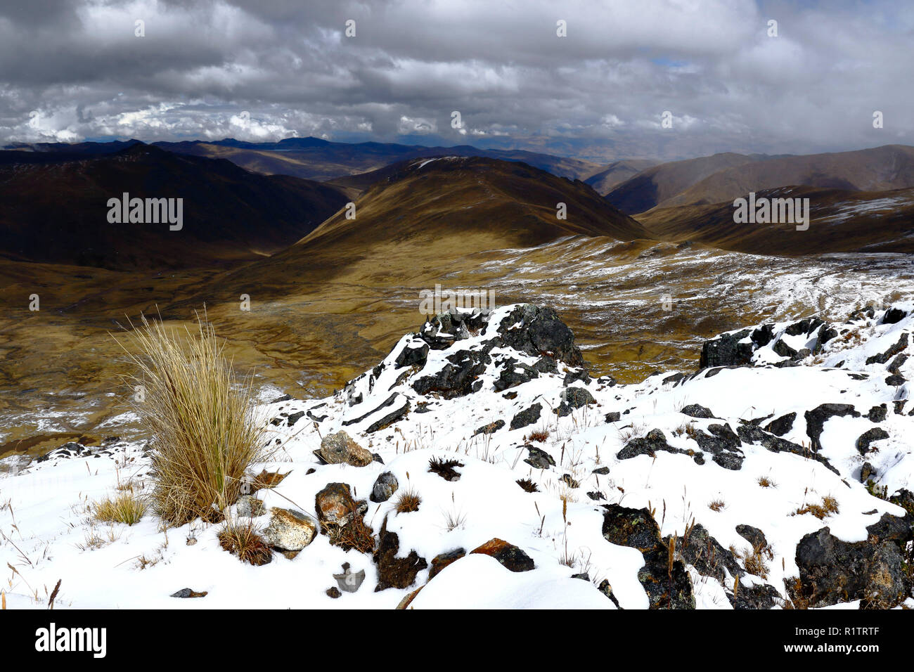 Imposing scenery after a heavy snowfall in the Huaytapallana mountain ...