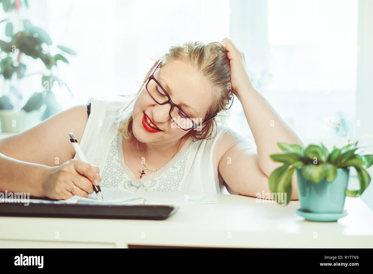 Older women to write letter hi-res stock photography and images - Alamy