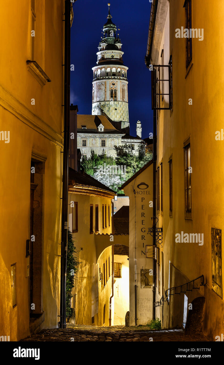 Krumlov Castle Round Tower and alley, Cesky Krumlov, Czech Republic ...