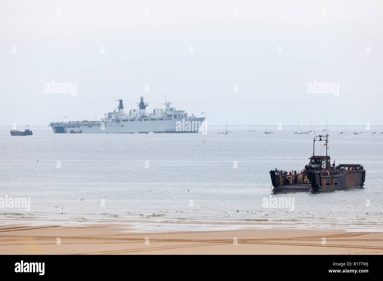 Royal Marines from HMS Bulwark preparing to make a beach landing in LCU ...