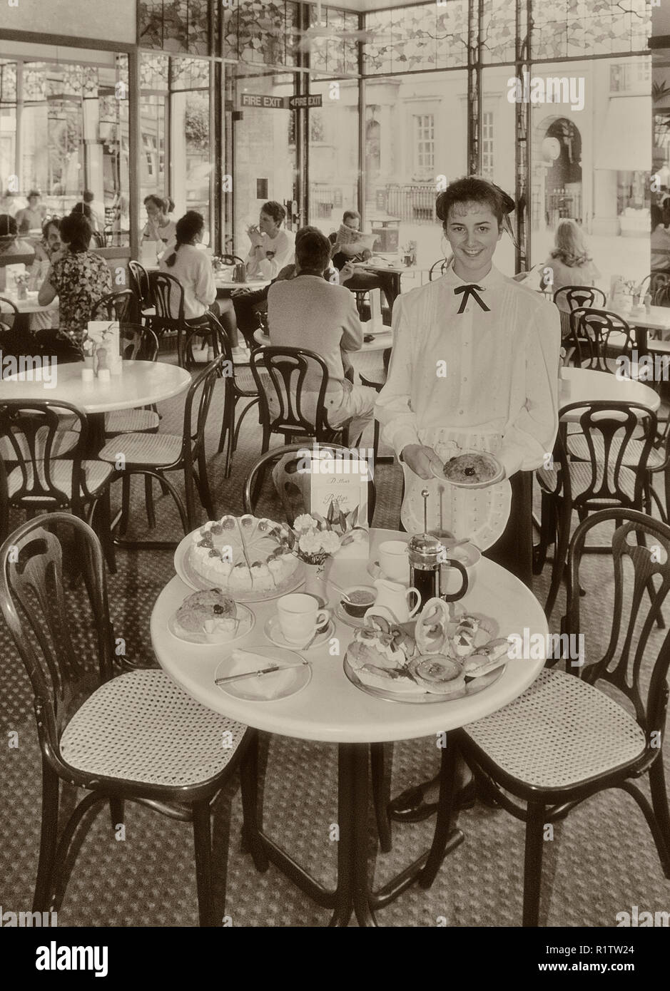 Fat waitress hi-res stock photography and images - Alamy
