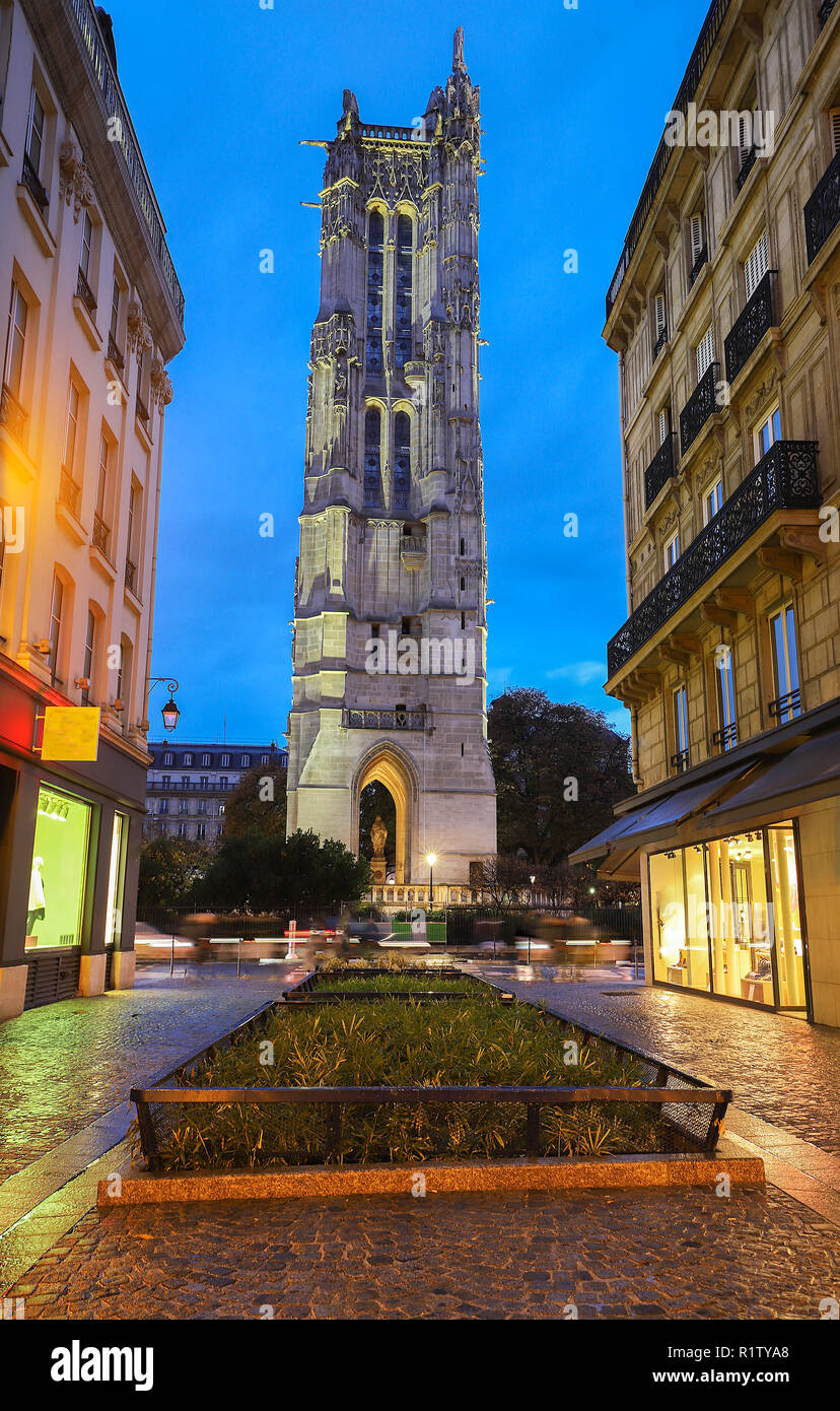 Saint Jacques Tower in Paris. Night view Stock Photo - Alamy