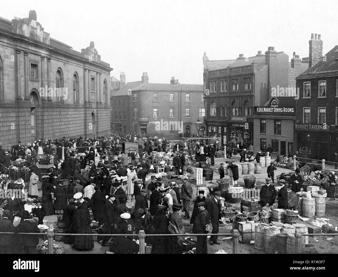 Fruit and vegetable market, Doncaster early 1900s Stock Photo - Alamy