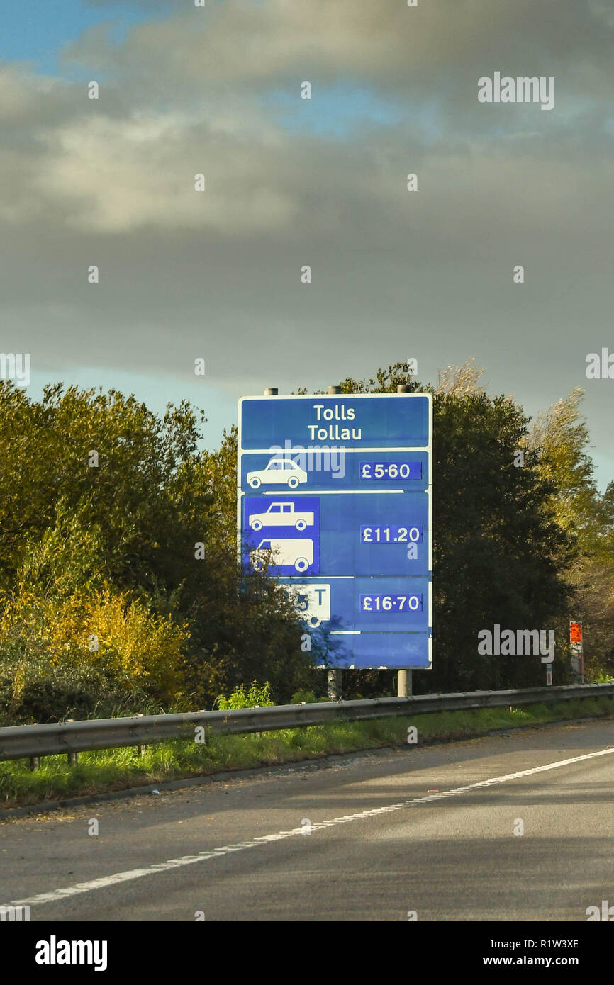 Toll signs hi-res stock photography and images - Alamy