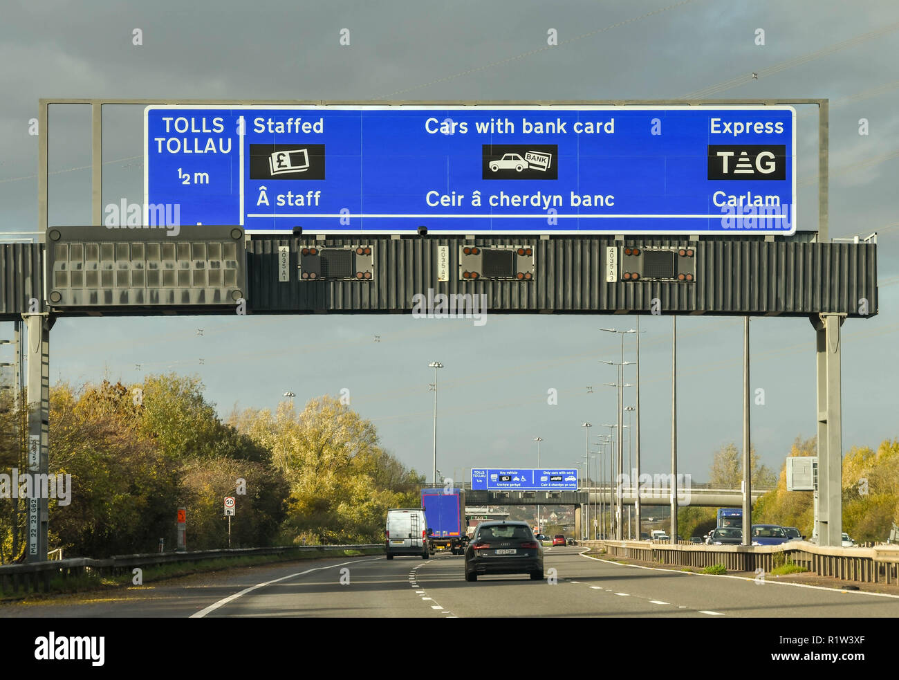 Bridge toll sign hi-res stock photography and images - Alamy