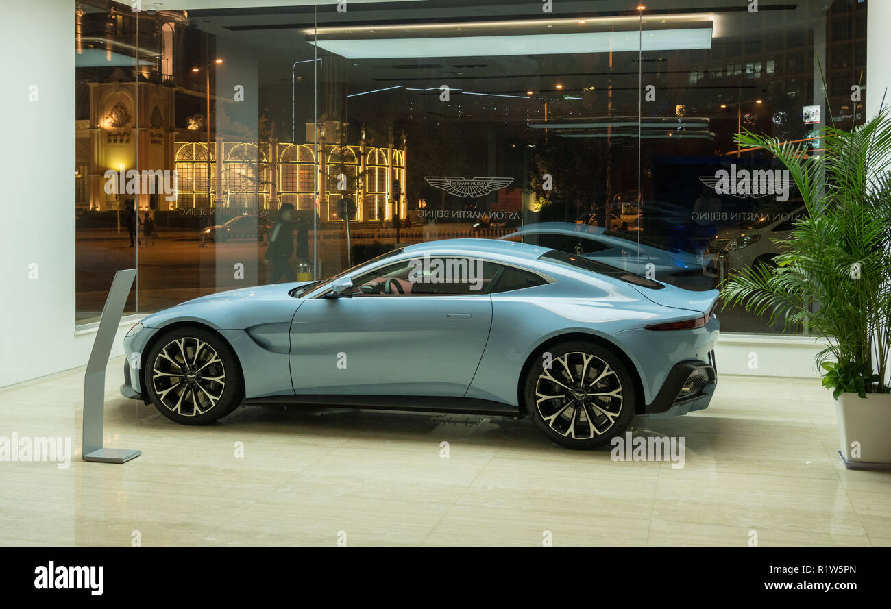 Car vantage logo hi-res stock photography and images - Alamy