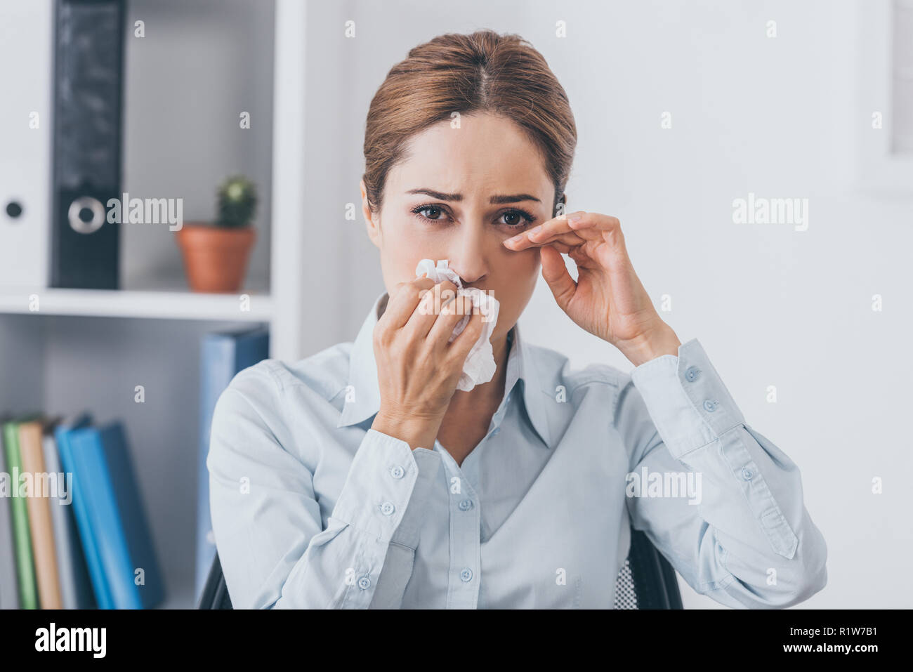 Crying adult hi-res stock photography and images - Alamy