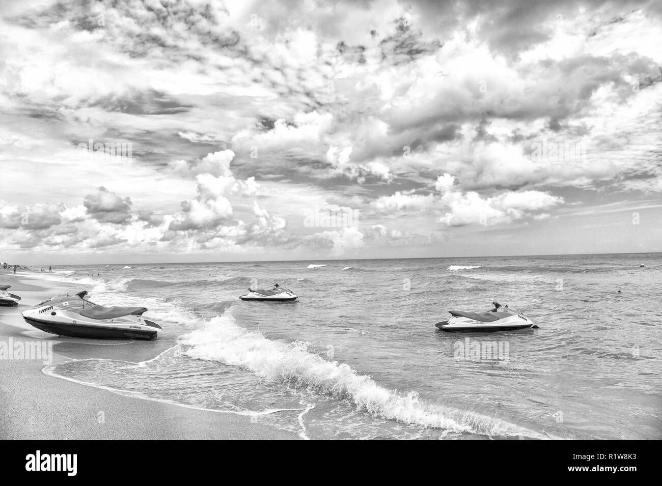 2016 waves Black and White Stock Photos & Images - Alamy