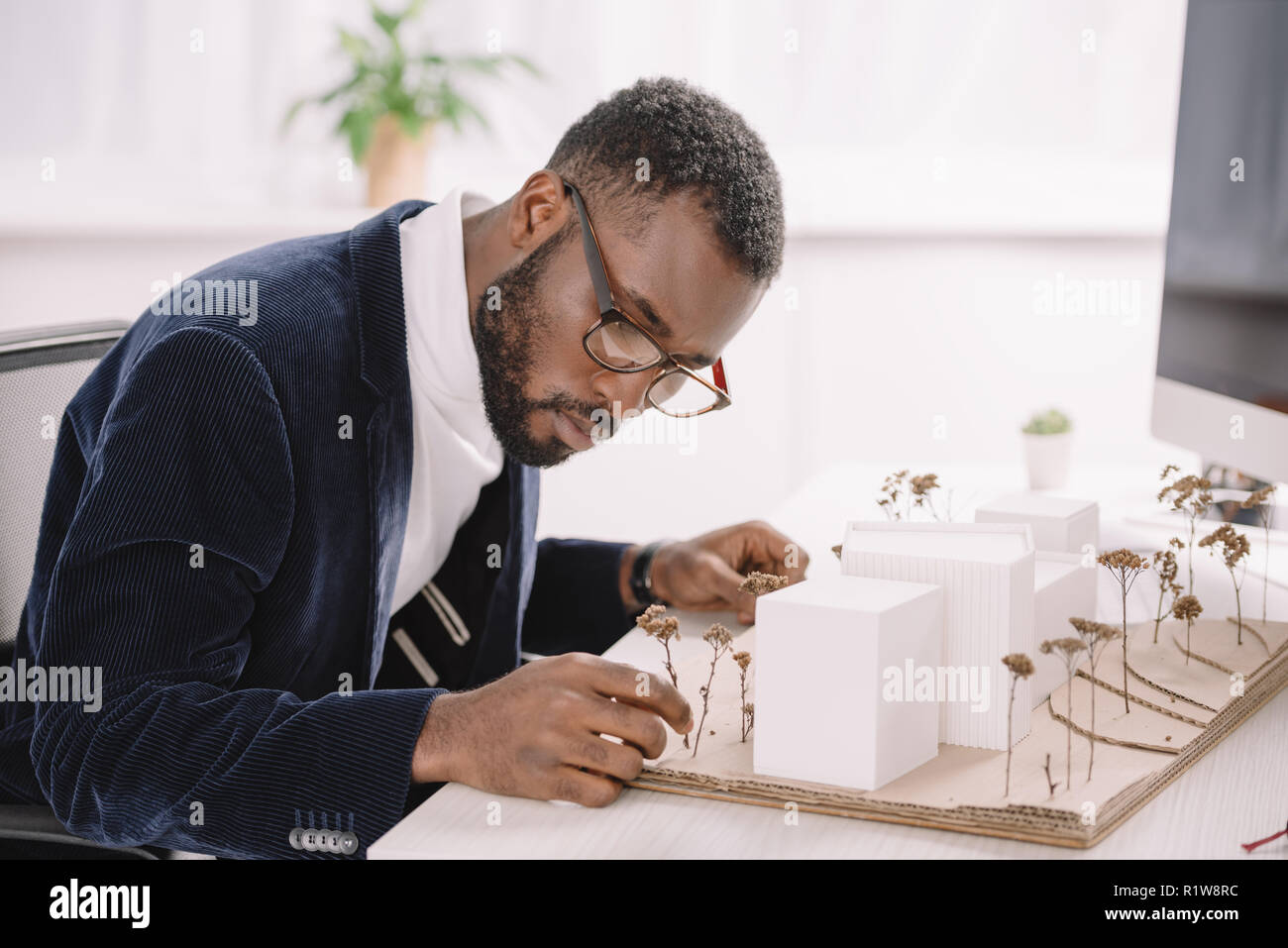 African american architect hi-res stock photography and images - Alamy
