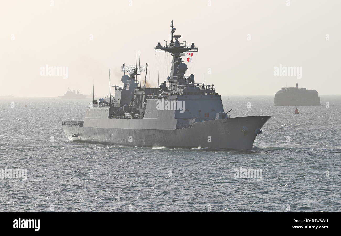 Yi sin hi-res stock photography and images - Alamy