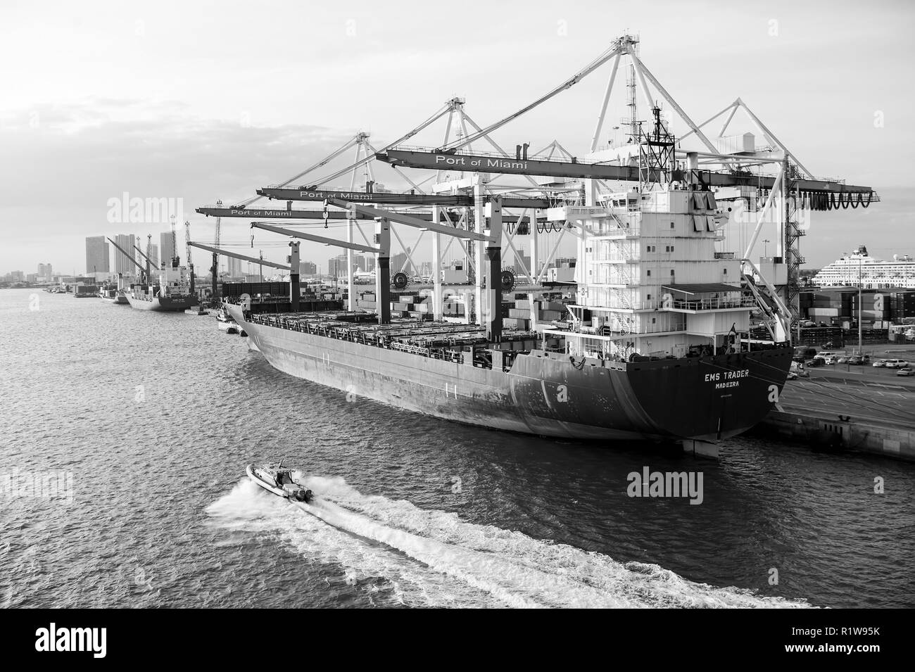Sea Freight Carrier Stock Photos & Sea Freight Carrier Stock Images - Alamy
