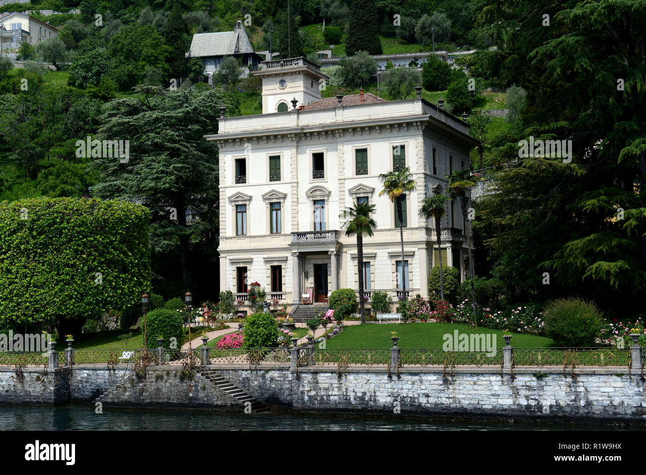 Lake como villa hi-res stock photography and images - Alamy